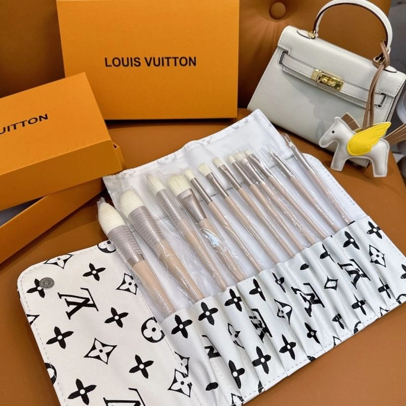 Top mirror Louis Vuitton Makeup Brushe