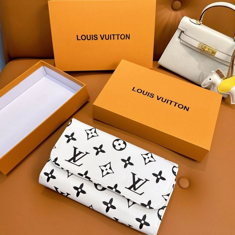 Top mirror Louis Vuitton Makeup Brushe