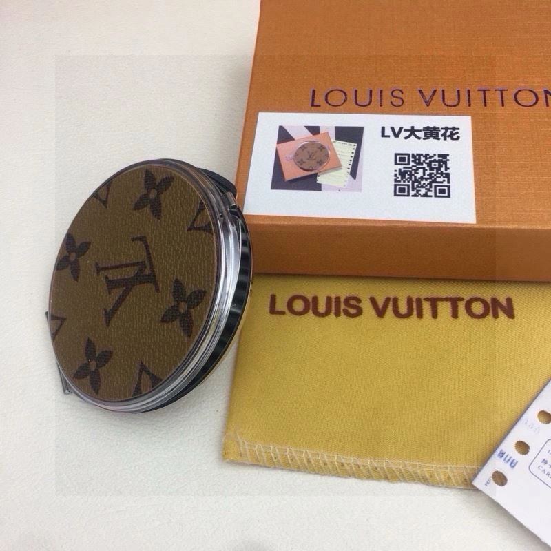 Low-cost Louis Vuitton Makeup Mirror