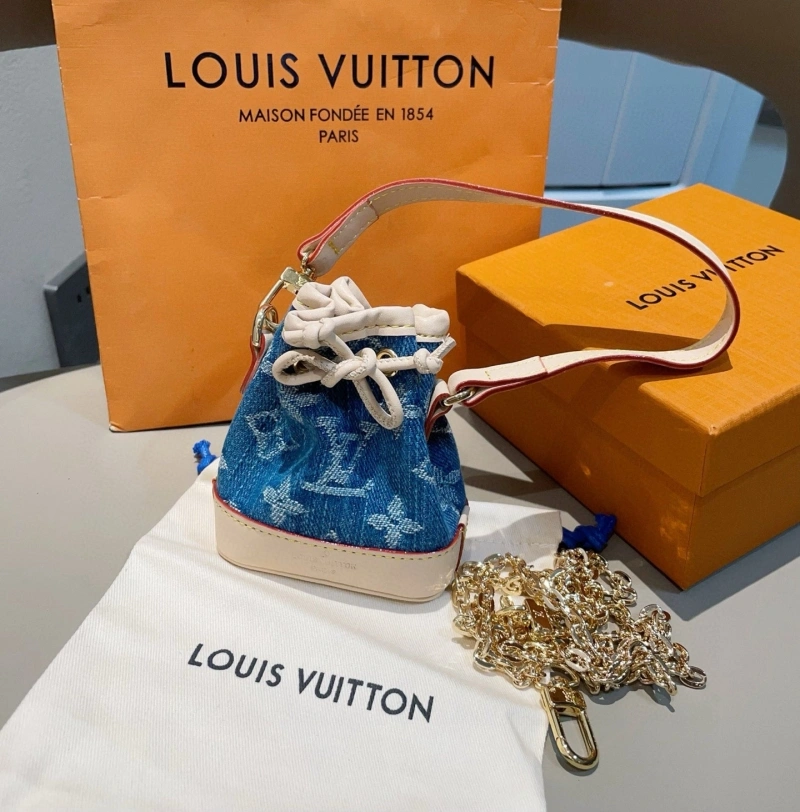 Top mirror Louis Vuitton Mobile Cases