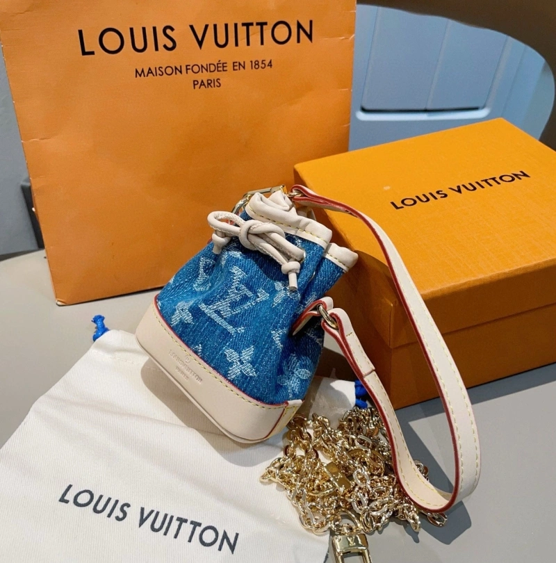 Top mirror Louis Vuitton Mobile Cases