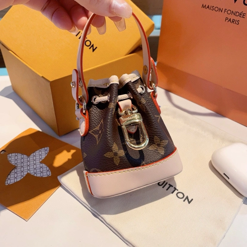 Top mirror Louis Vuitton Mobile Cases
