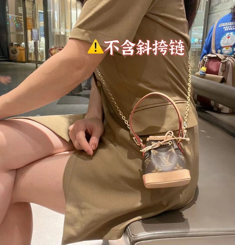 Top mirror Louis Vuitton Mobile Cases