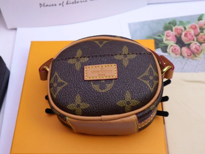 Value-priced Louis Vuitton Mobile Cases