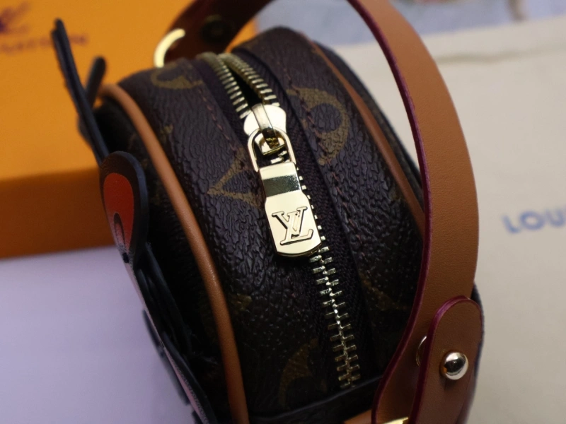 Value-priced Louis Vuitton Mobile Cases