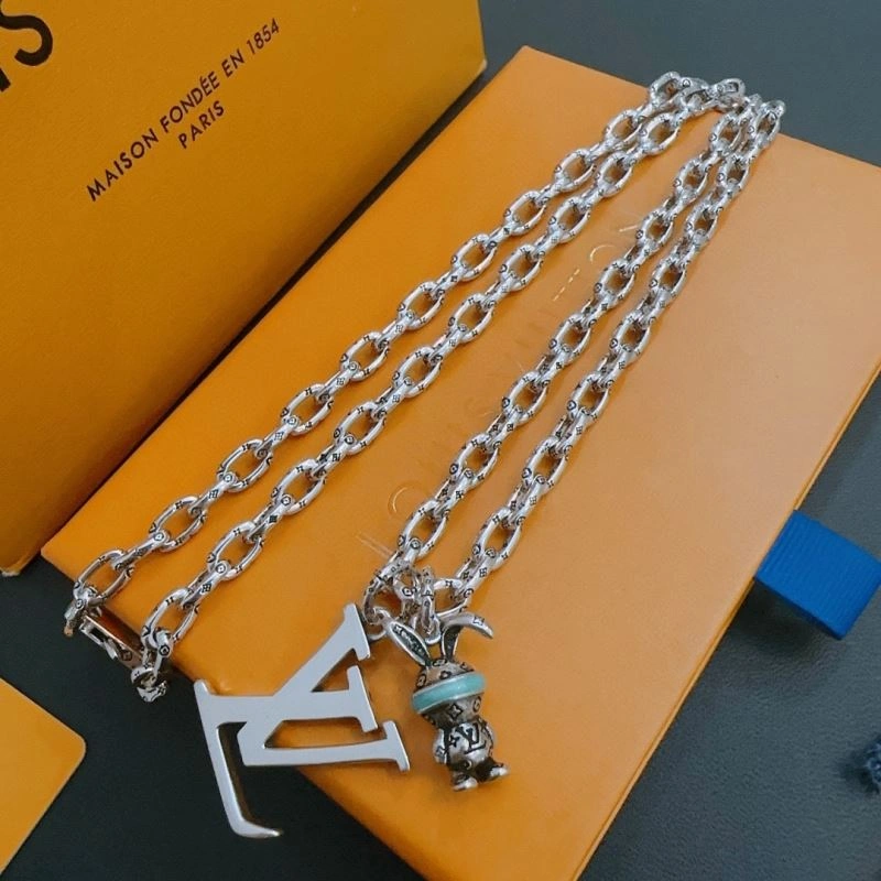 Inexpensive Louis Vuitton Necklaces