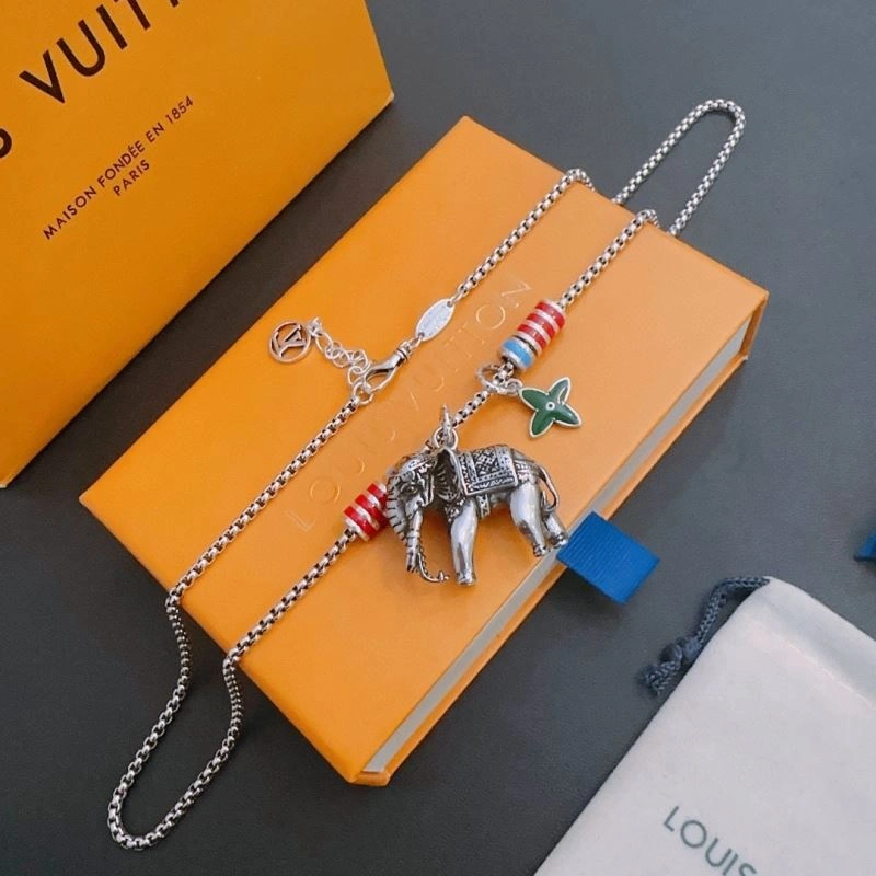Reasonably priced Louis Vuitton Necklaces