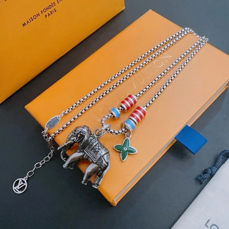 Reasonably priced Louis Vuitton Necklaces