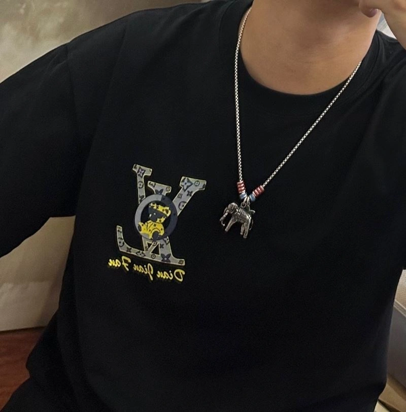 Reasonably priced Louis Vuitton Necklaces