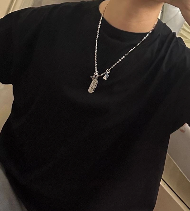 Value-priced Louis Vuitton Necklaces