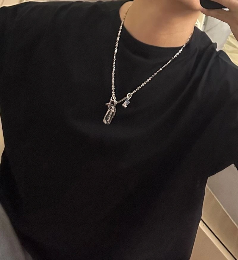 Value-priced Louis Vuitton Necklaces