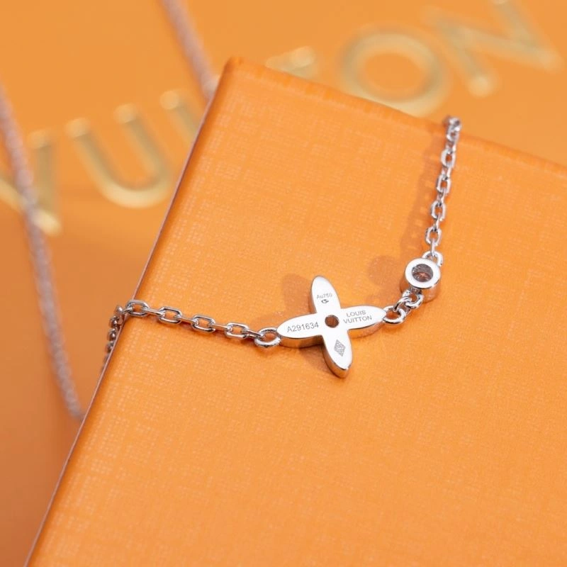 Mirror quality Louis Vuitton Necklaces