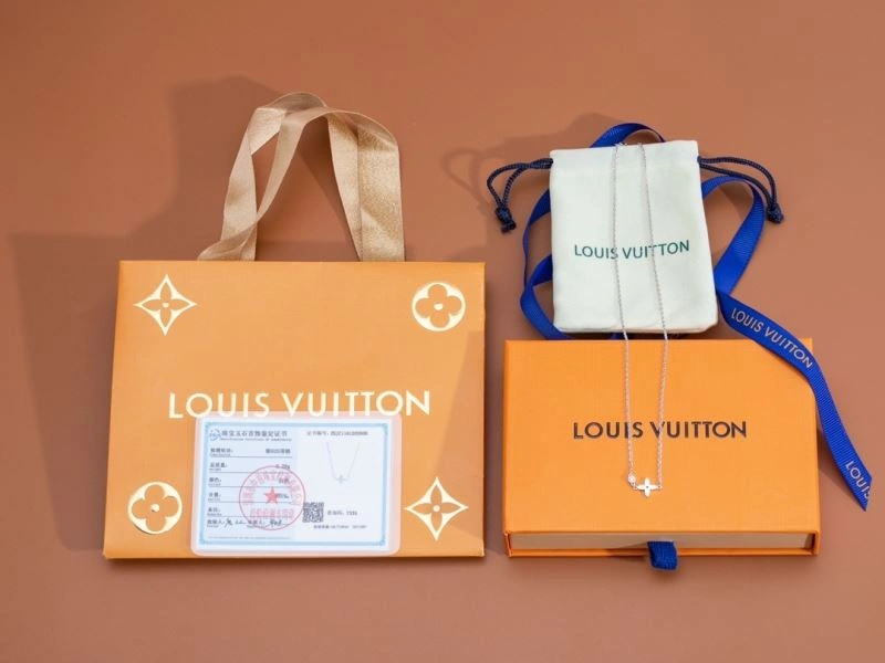 Mirror quality Louis Vuitton Necklaces
