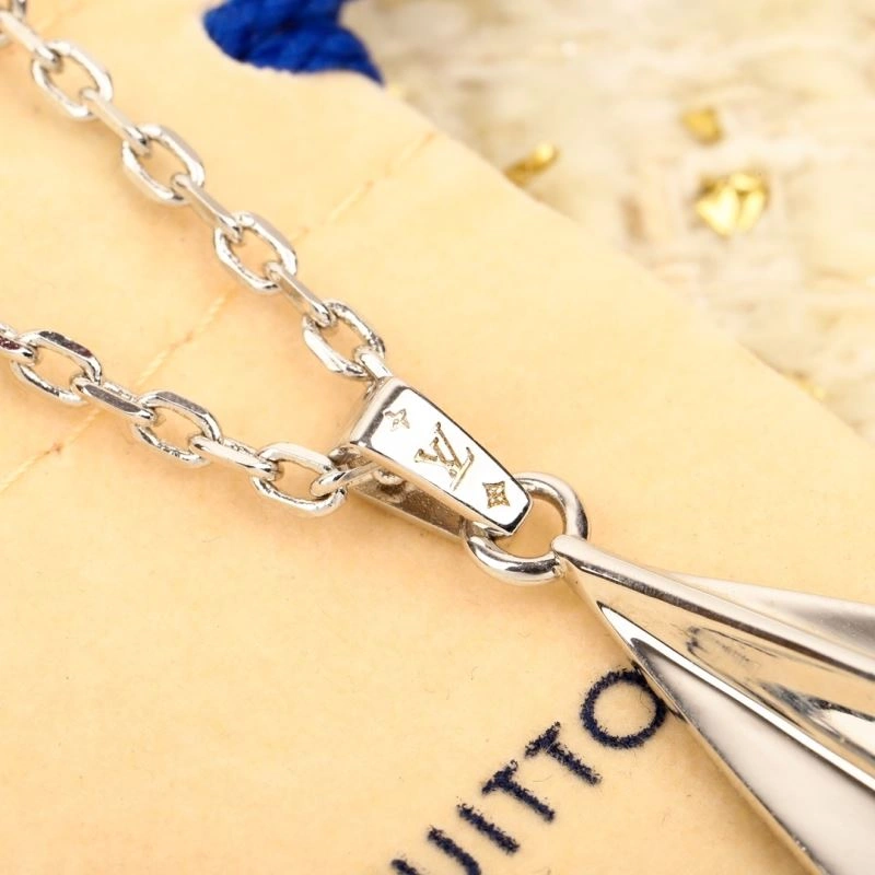 High accuracy Louis Vuitton Necklaces