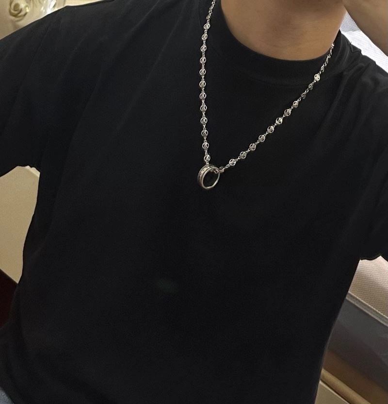 Indistinguishable Louis Vuitton Necklaces