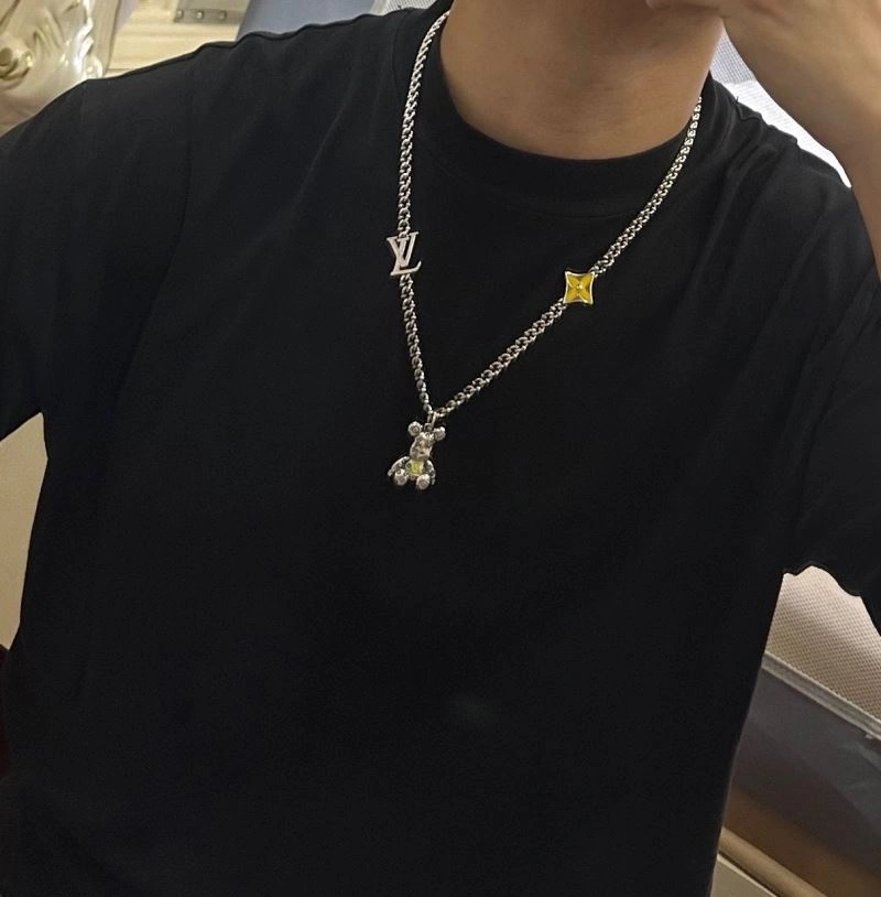 Indistinguishable Louis Vuitton Necklaces