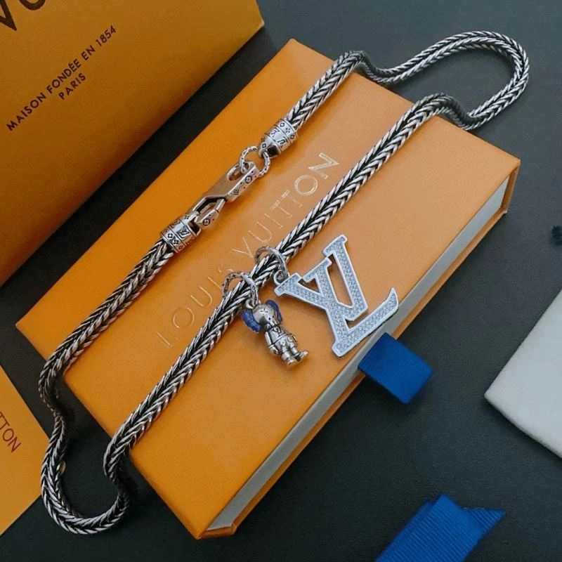 Value-priced Louis Vuitton Necklaces