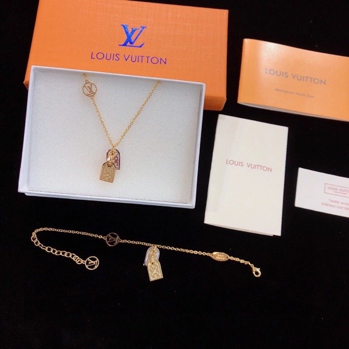 Top mirror Louis Vuitton Necklaces