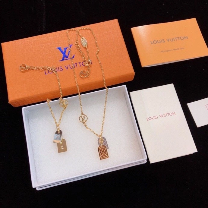 Top mirror Louis Vuitton Necklaces
