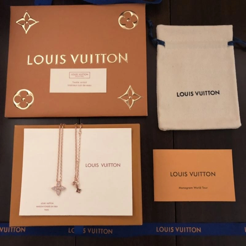 Mirror quality Louis Vuitton Necklaces