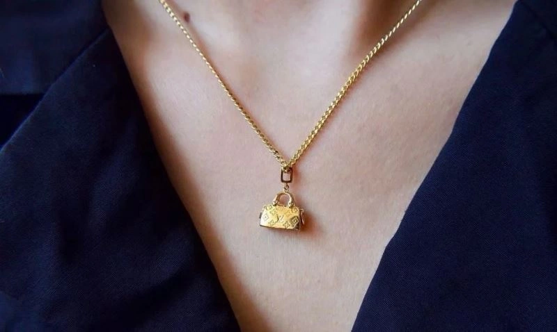Reasonably priced Louis Vuitton Necklaces