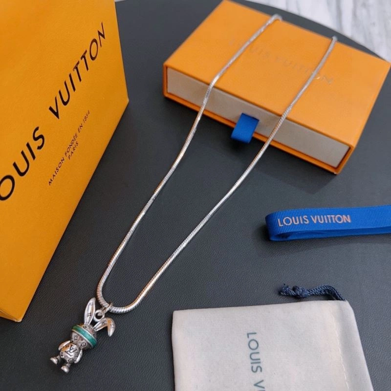 Inexpensive Louis Vuitton Necklaces