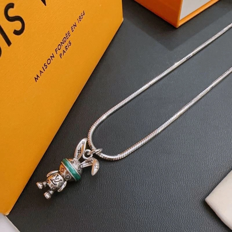 Inexpensive Louis Vuitton Necklaces