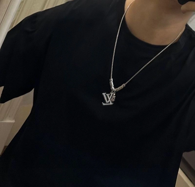 Original Louis Vuitton Necklaces