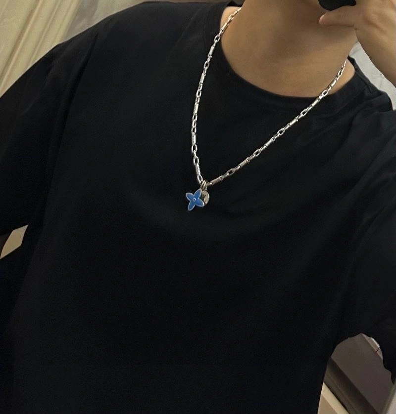 Accurate model Louis Vuitton Necklaces