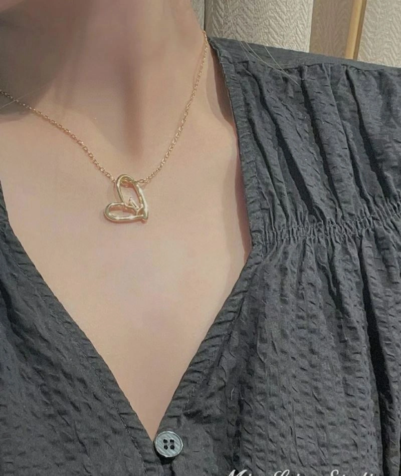 Exact replica Louis Vuitton Necklaces