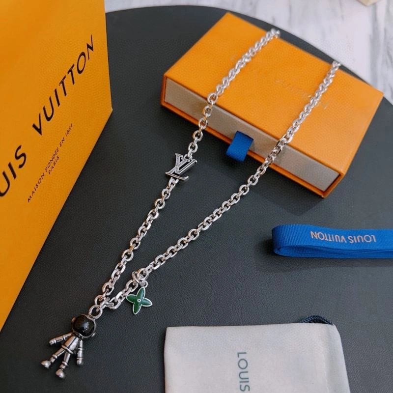 Bargain Louis Vuitton Necklaces