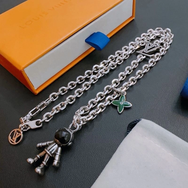 Bargain Louis Vuitton Necklaces