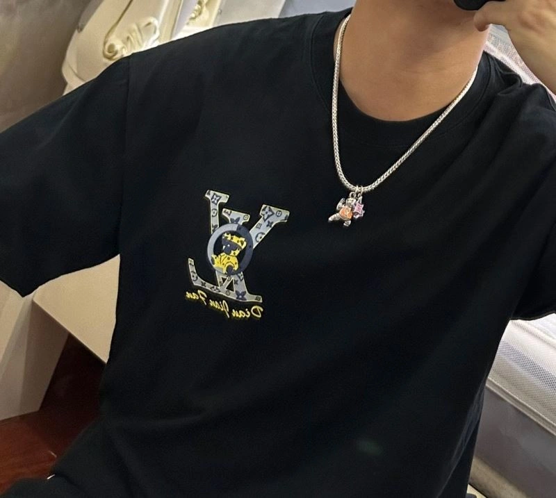 Bargain Louis Vuitton Necklaces