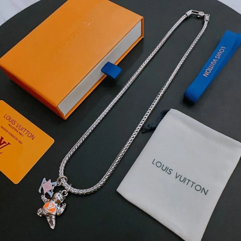 Bargain Louis Vuitton Necklaces
