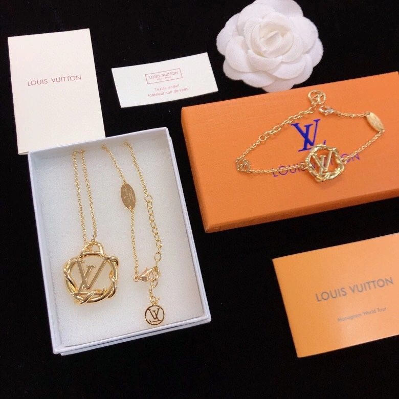 Inexpensive Louis Vuitton Necklaces