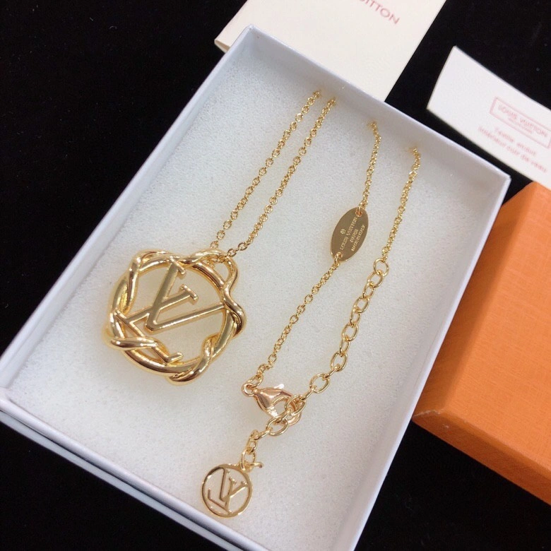 Inexpensive Louis Vuitton Necklaces