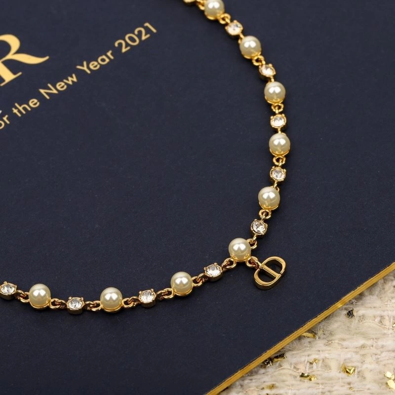Reasonably priced Louis Vuitton Necklaces