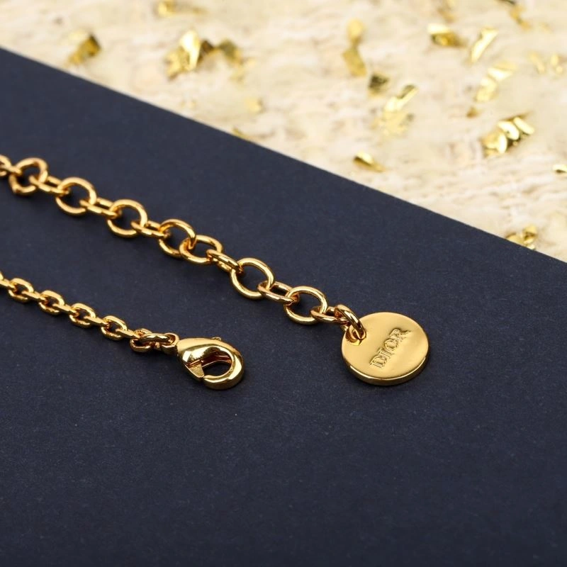 Reasonably priced Louis Vuitton Necklaces