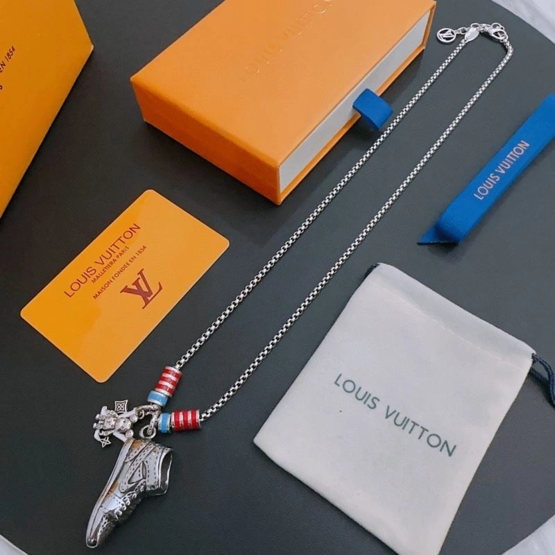 Inexpensive Louis Vuitton Necklaces