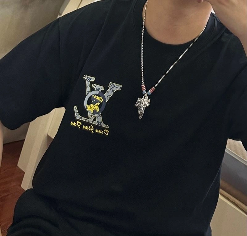 Inexpensive Louis Vuitton Necklaces