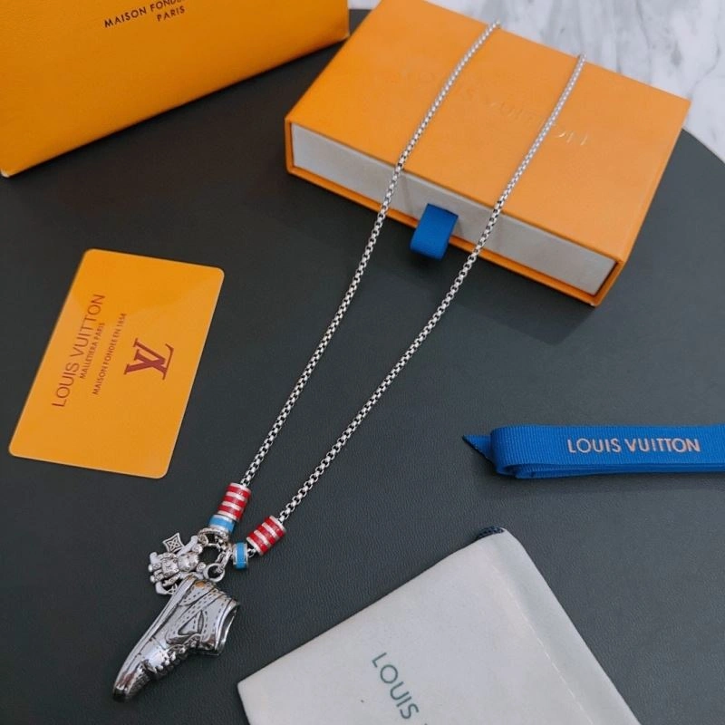 Inexpensive Louis Vuitton Necklaces