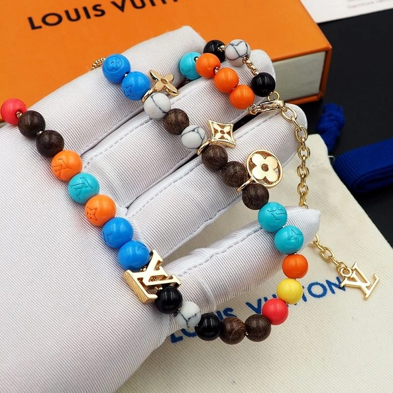 Discounted Louis Vuitton Necklaces