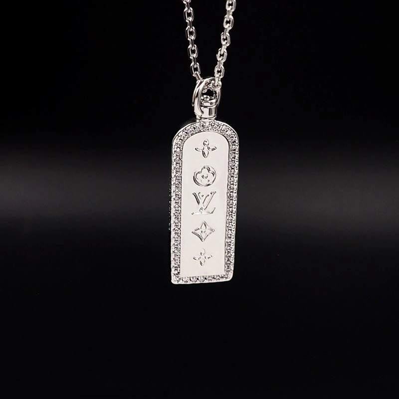 Brand-authenticated Louis Vuitton Necklaces