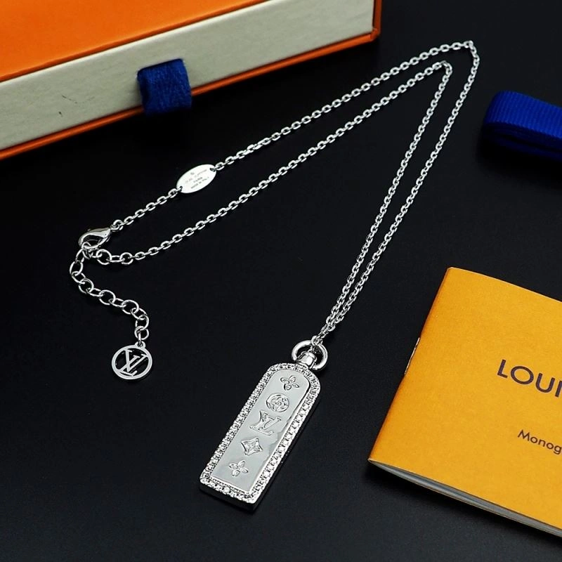Brand-authenticated Louis Vuitton Necklaces