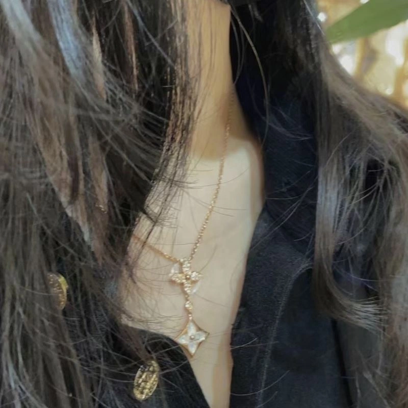 Exact replica Louis Vuitton Necklaces
