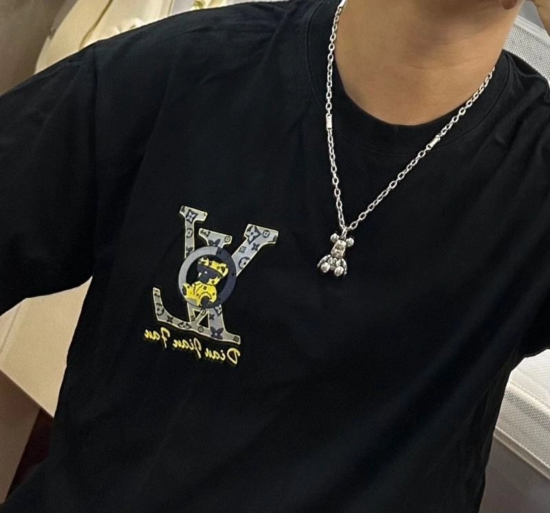 Factory-made Louis Vuitton Necklaces