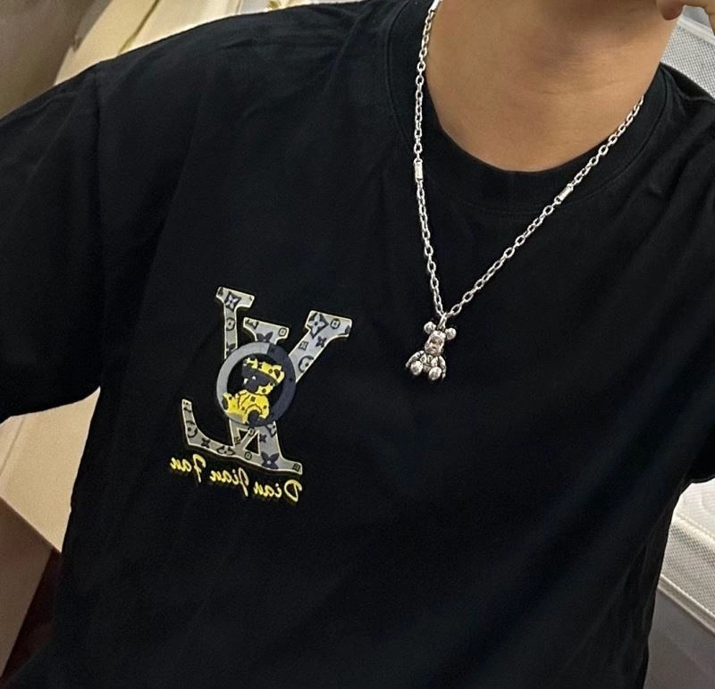Factory-made Louis Vuitton Necklaces