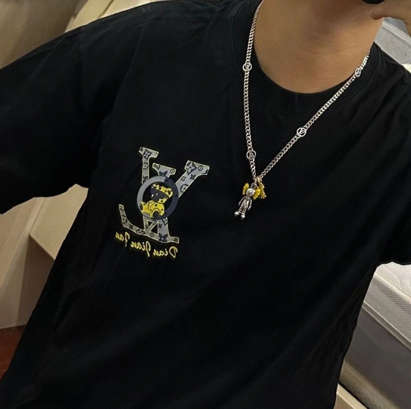 Cut-rate Louis Vuitton Necklaces