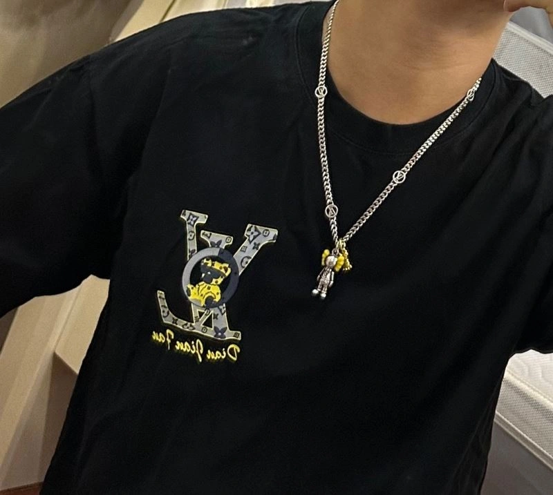Cut-rate Louis Vuitton Necklaces