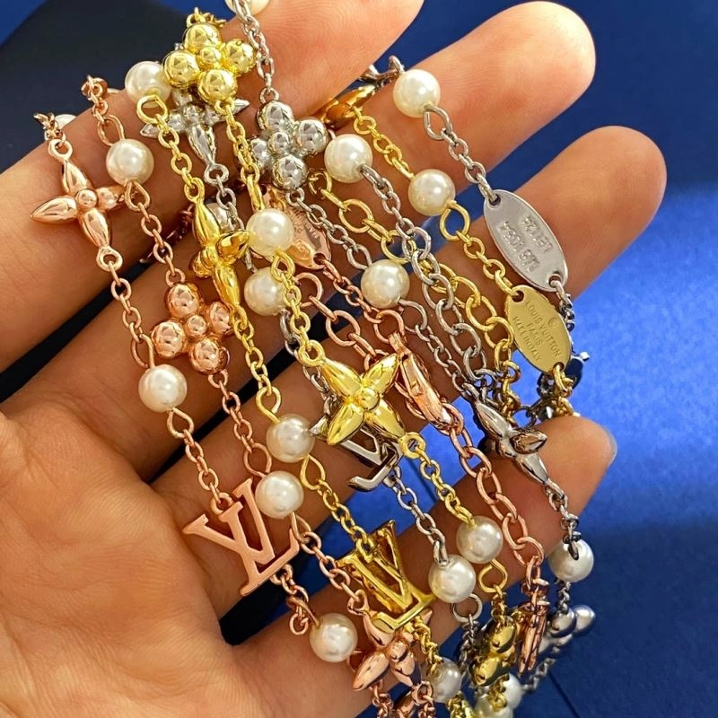 1:1 copy Louis Vuitton Necklaces